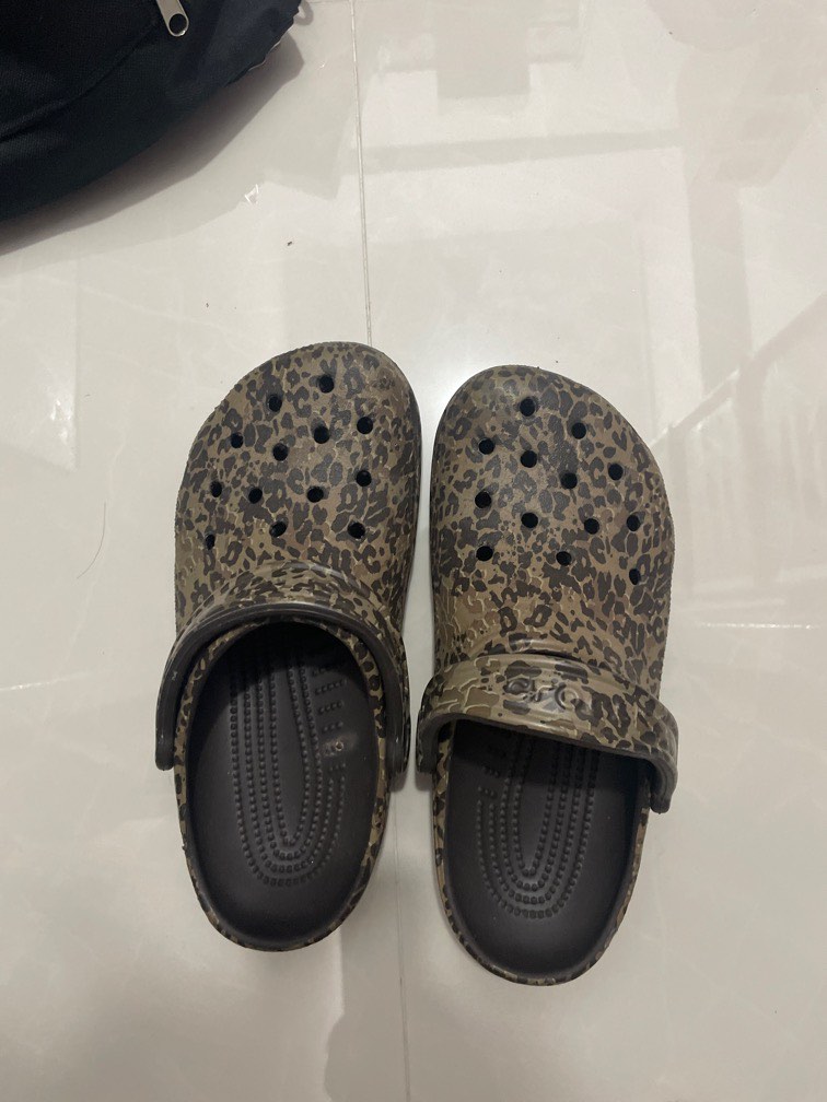 Original Crocks, Women's Fashion, Footwear, Sandals on Carousell