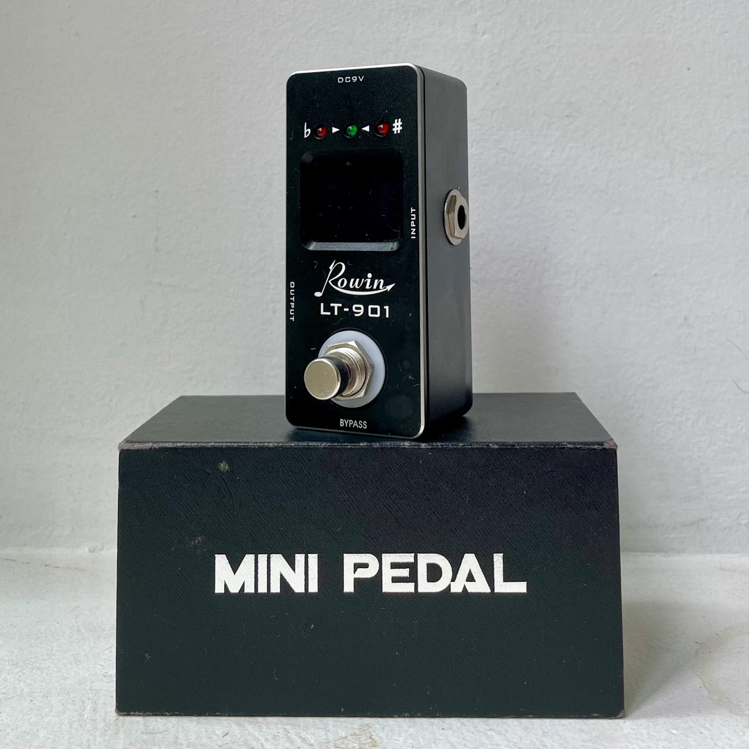 ROWIN PEDAL TUNER, Hobbies & Toys, Music & Media, Musical Instruments ...