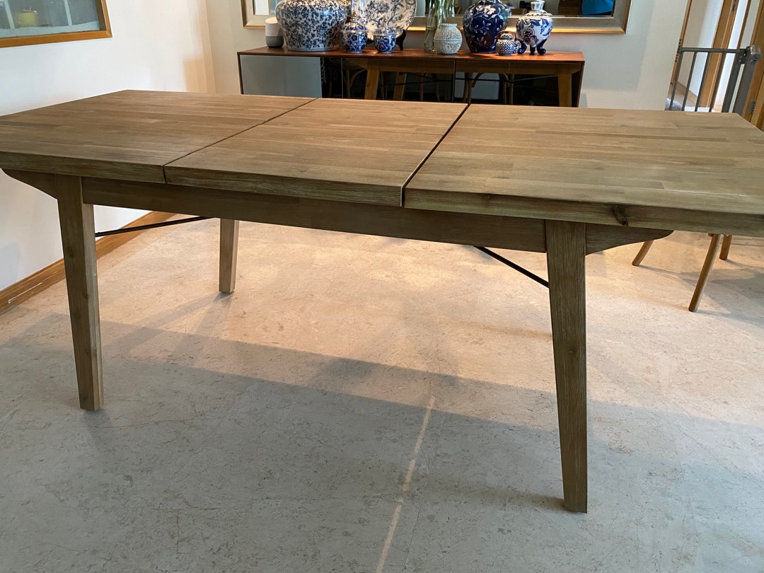 Selling a well used Seb extendable table from Castlery, Furniture ...