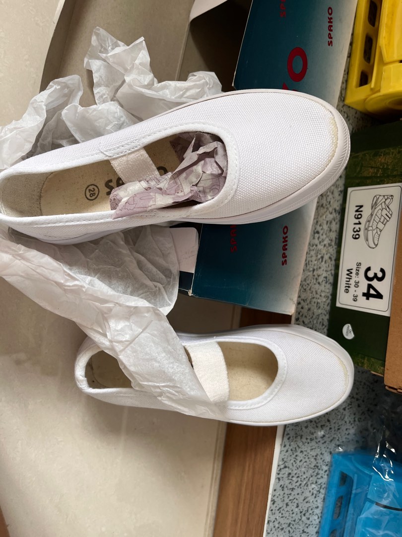 Spako white shoes 28, Babies & Kids, Babies & Kids Fashion on Carousell