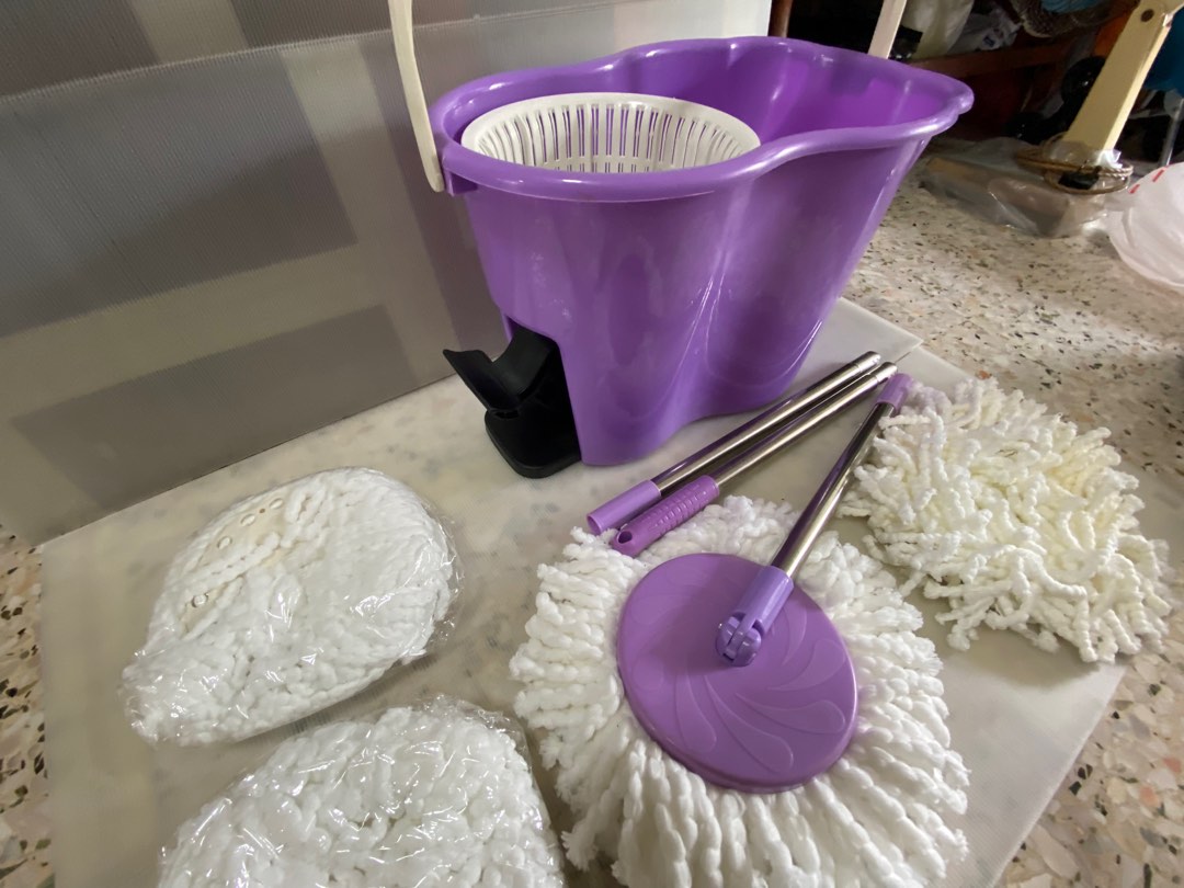 Spin mop, extra 3 mops, Furniture & Home Living, Cleaning & Homecare Supplies, Cleaning Tools ...