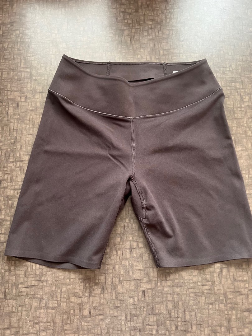 Uniqlo Bike Shorts, Women's Fashion, Activewear on Carousell