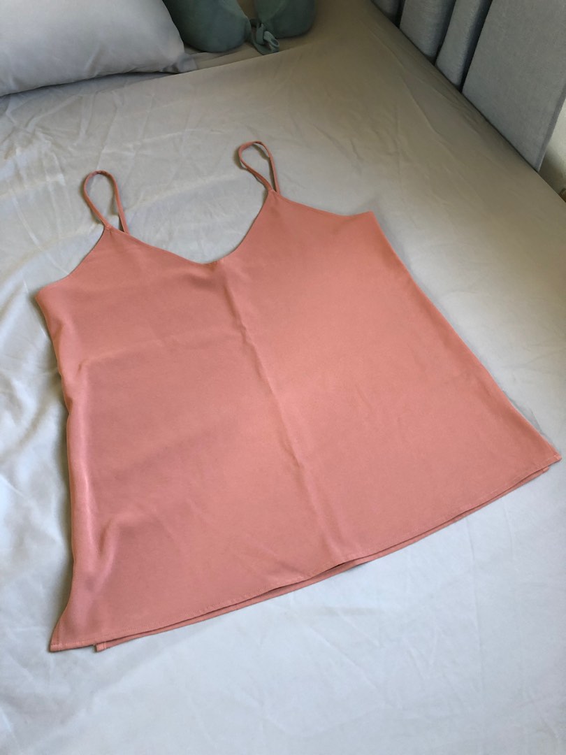 Uniqlo Strap Top, Women's Fashion, Tops, Sleeveless on Carousell