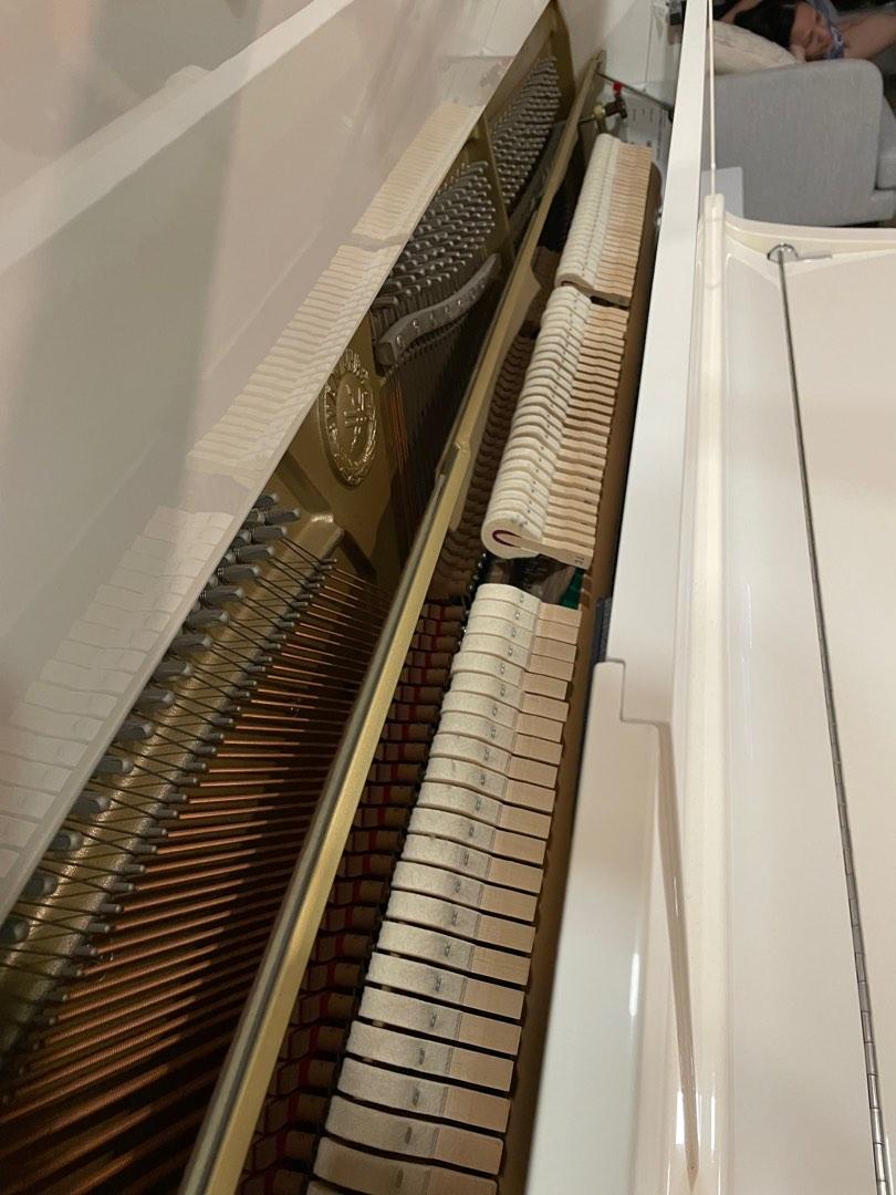 Yamaha U1J PWHC White Piano and Bench, Hobbies & Toys, Music & Media, Musical Instruments on ...