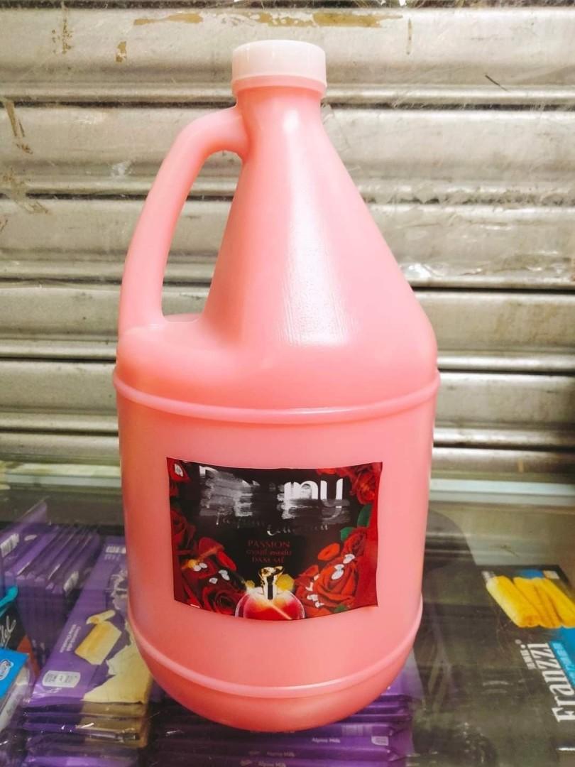 3.7 Gallon Fabcon, Furniture & Home Living, Cleaning & Homecare ...