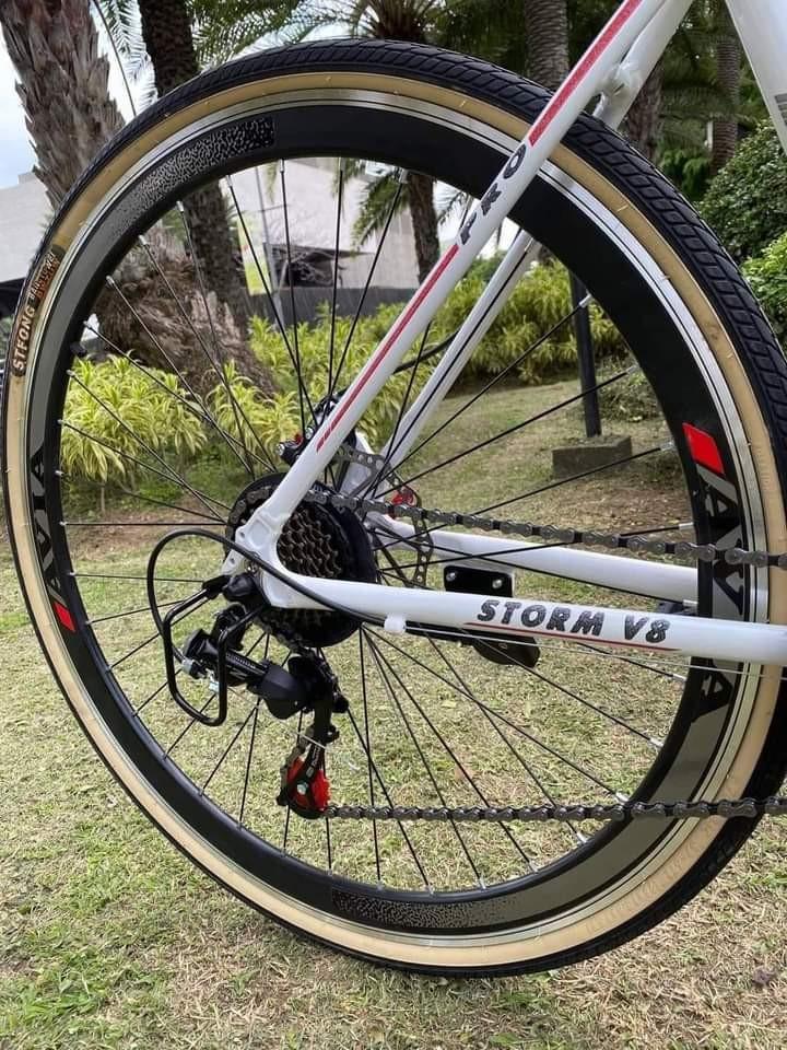 AVIA STORM V8 EXTREME PRO ROADBIKE 700C, Sports Equipment, Bicycles ...