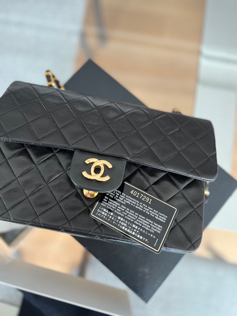 Chanel bag classic medium with receipt (96-97), Luxury, Bags & Wallets on Carousell