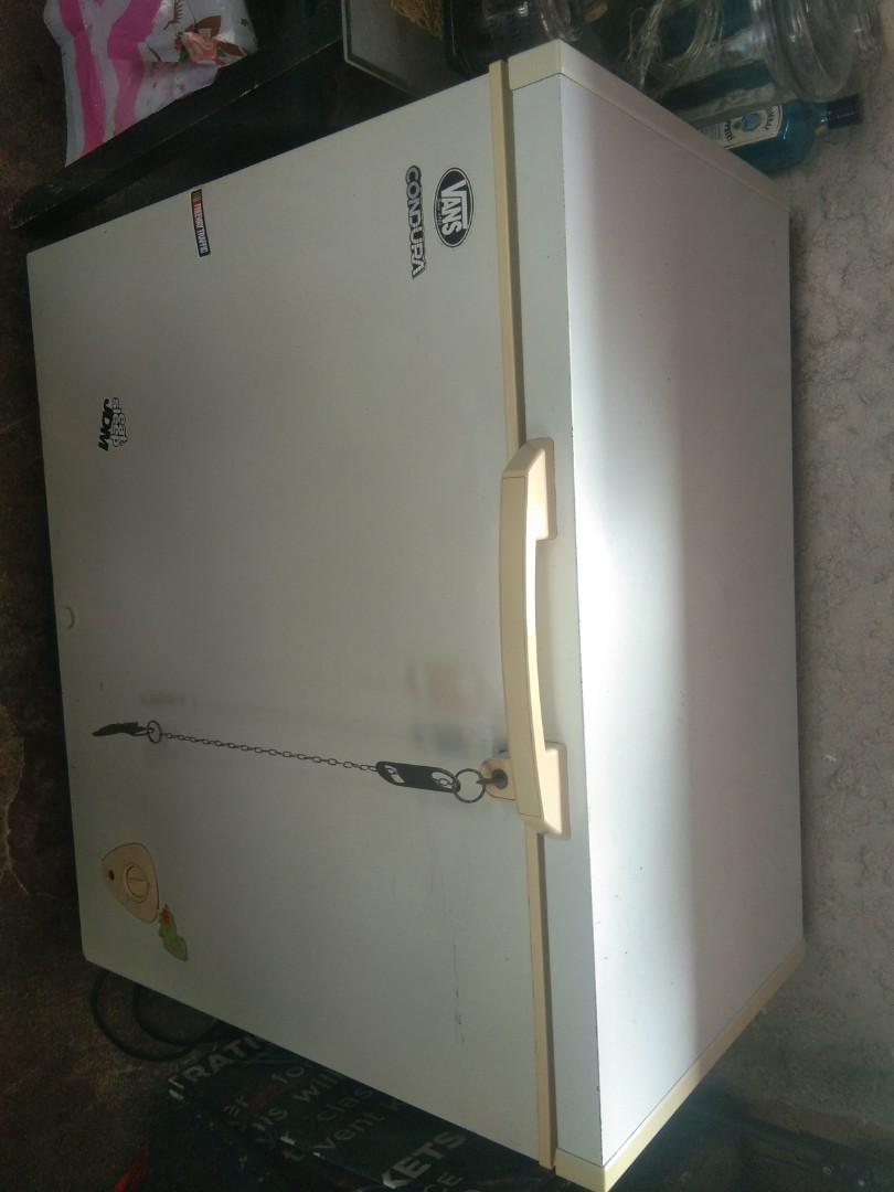 Condura Chest Freezer CCF-200L, TV & Home Appliances, Kitchen ...