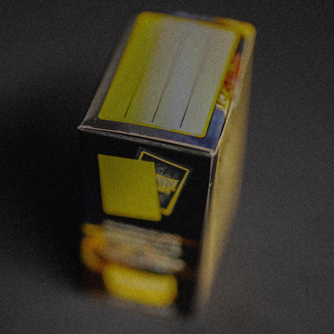 Dragon Shield Lightning - Matte Dual Sleeves - Standard Size, Hobbies ...