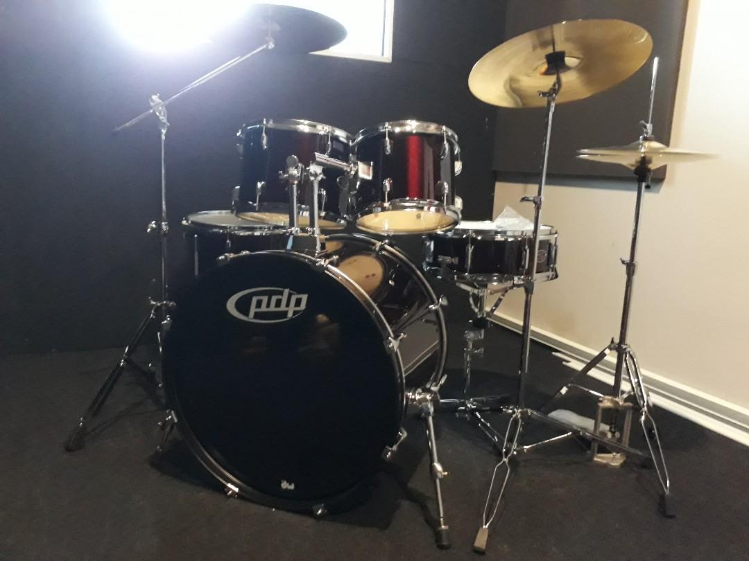 DW PDP Centerstage 5-Pc Drum set - Ruby Red Sparkle, Hobbies & Toys ...