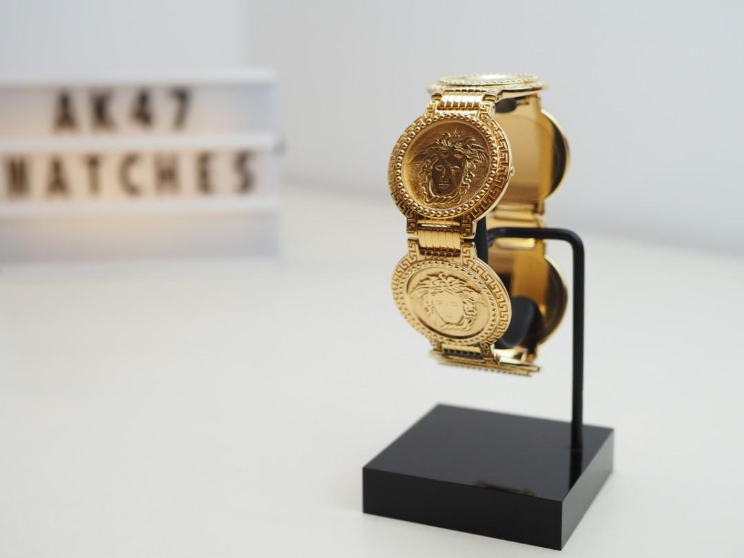 Gianni Versace Signature Coin Watch, Women's Fashion, Watches ...