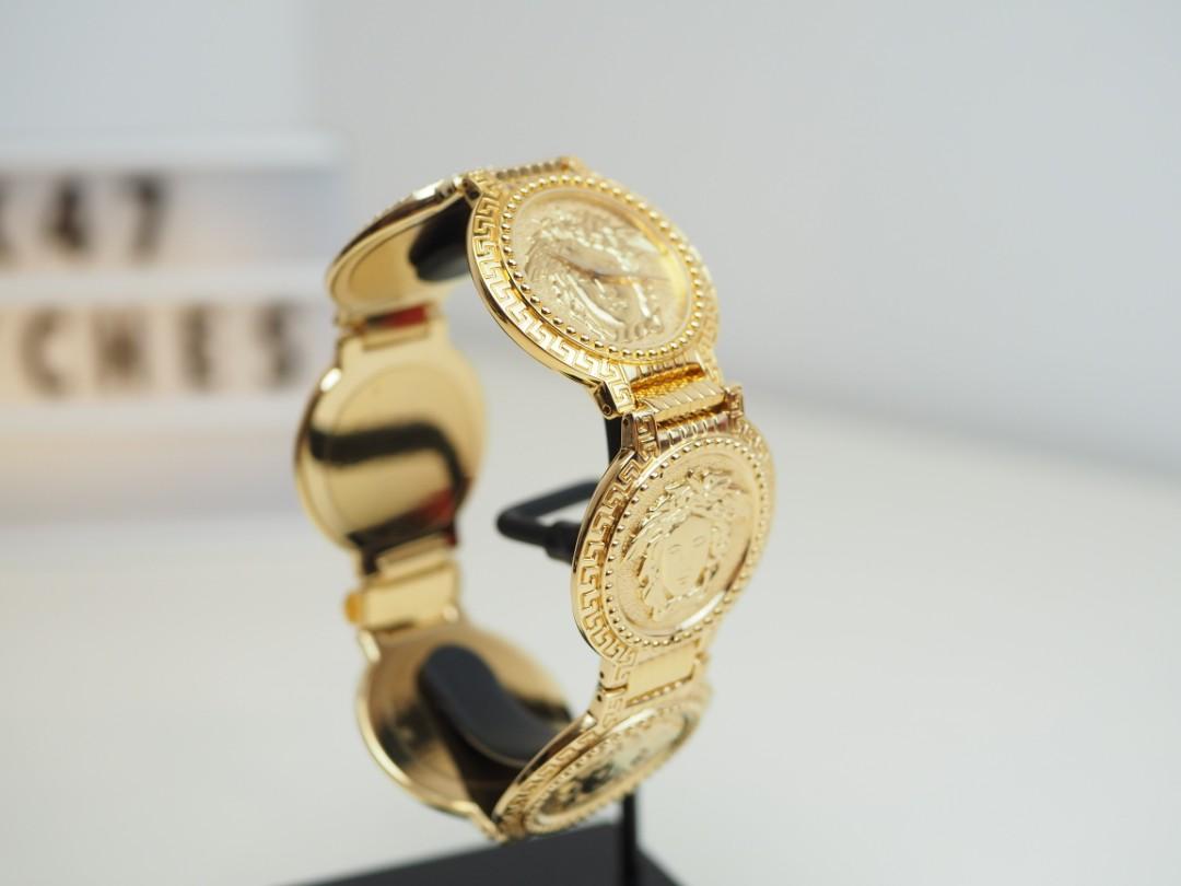 Gianni Versace Signature Coin Watch, Women's Fashion, Watches ...