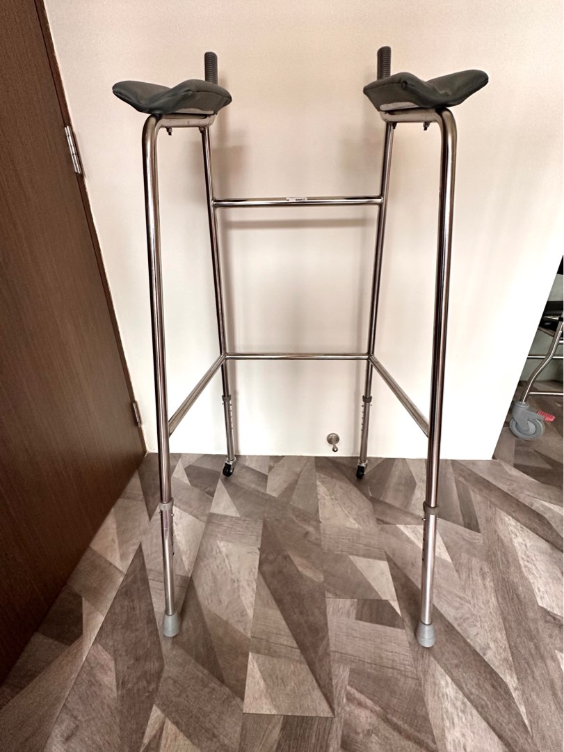 Gutter Frame with Hand Support, Health & Nutrition, Assistive ...