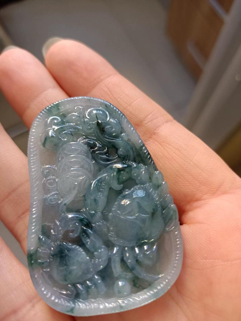 Jadeite pendant. Ice grade with flowers, Women's Fashion, Jewelry ...