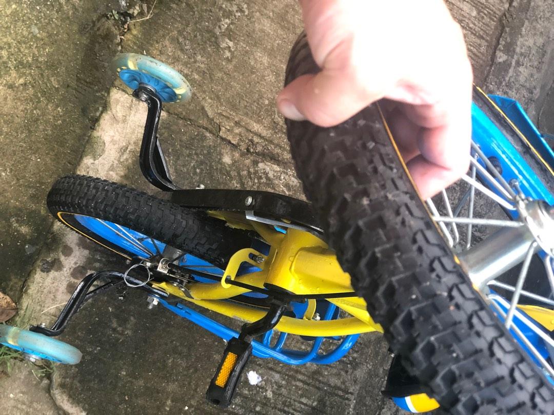 Minions kids' bicycle with training wheels, Sports Equipment, Bicycles ...