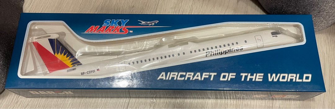 Philippines Q400 1/100 scale plane model, Hobbies & Toys, Memorabilia ...