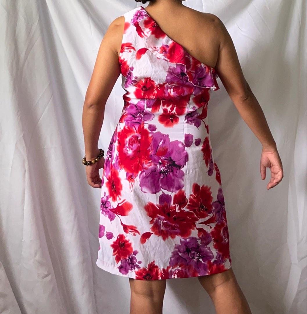 Sexy floral dress with side body zip, Women's Fashion, Dresses & Sets ...