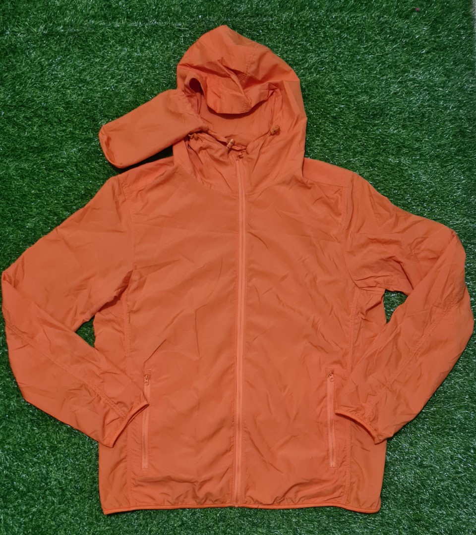 UNIQLO PACKABLE WINDBREAKER, Men's Fashion, Coats, Jackets and ...