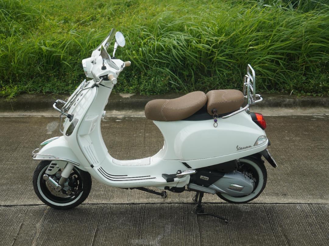 Vespa s125 2020 iget White, Motorbikes, Motorbikes for Sale on Carousell