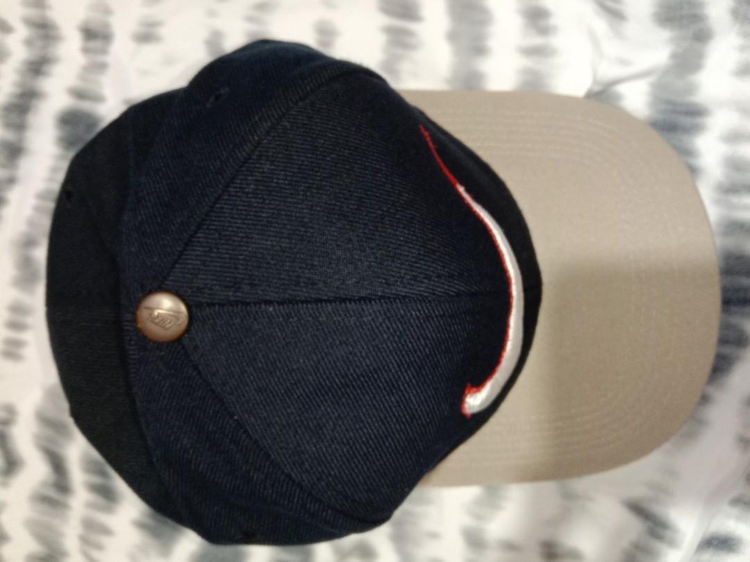 Vintage nike 2tone blackdome wool, Men's Fashion, Watches & Accessories, Caps & Hats on Carousell