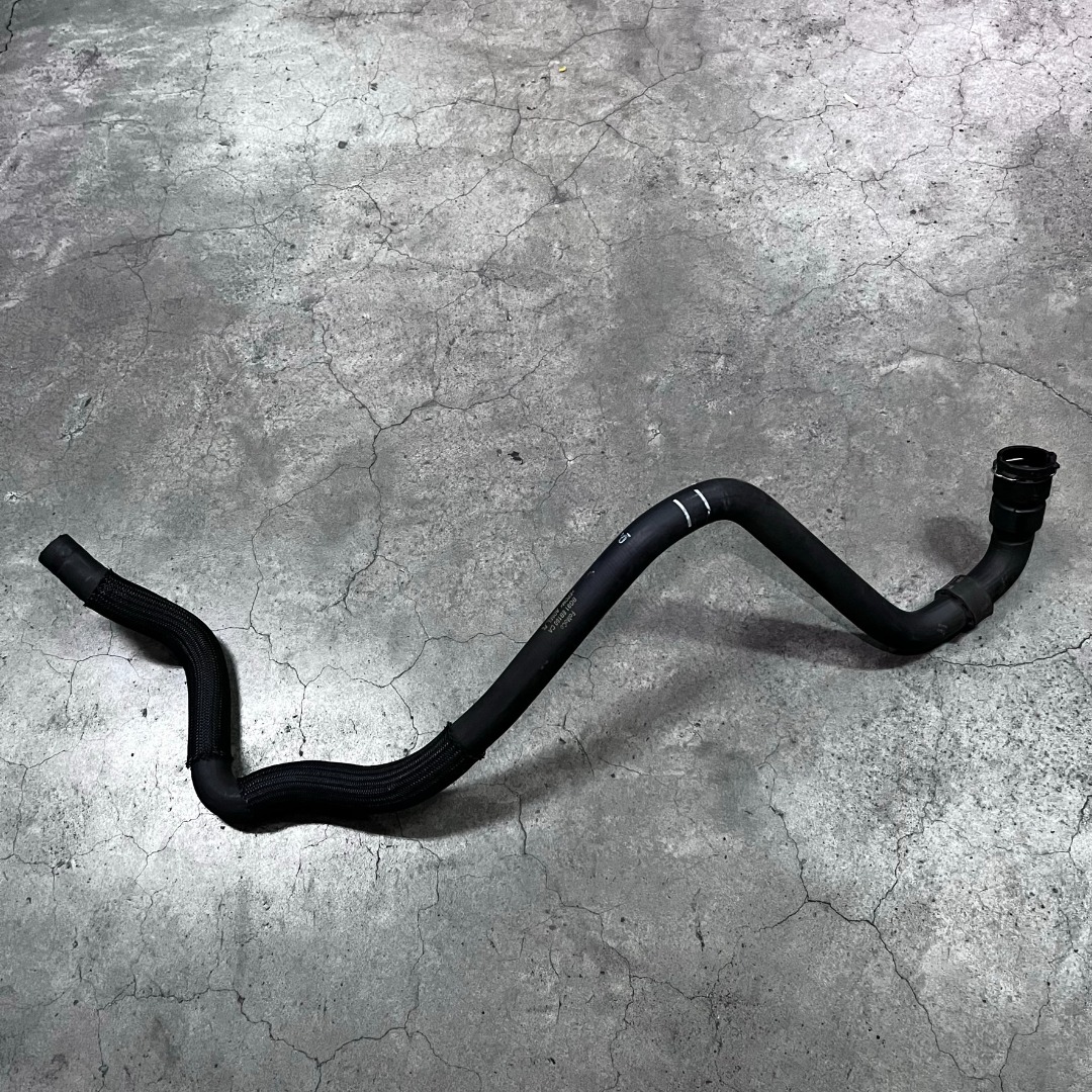 VOLVO S60 熱水箱 熱水管 暖氣水管 熱排水管 熱排 接頭 31274174 BG918B160CA (正廠中古件), 汽機車零配件在旋轉拍賣