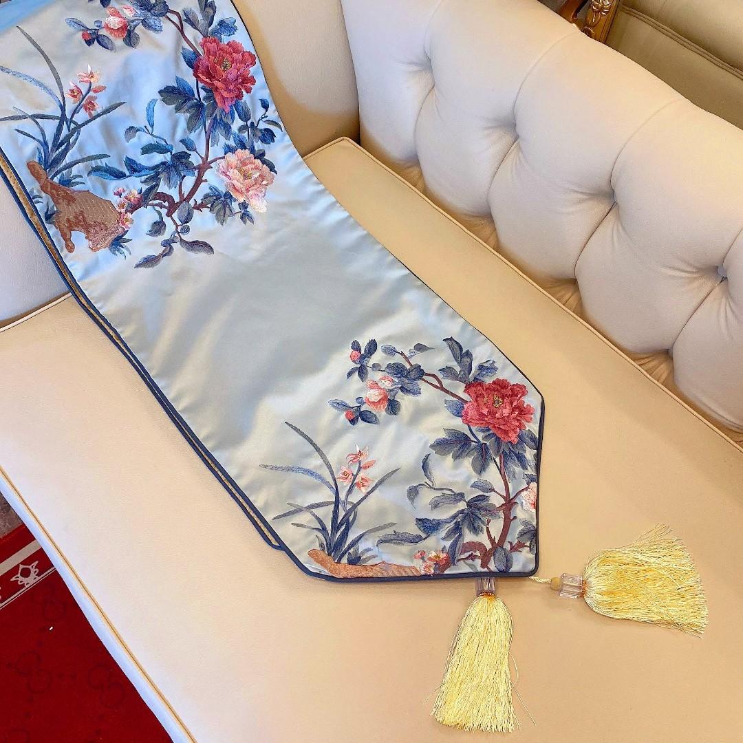 XL Authentic Tailor Made Shanghai West Bund Embroidered Chinoiserie Raw ...