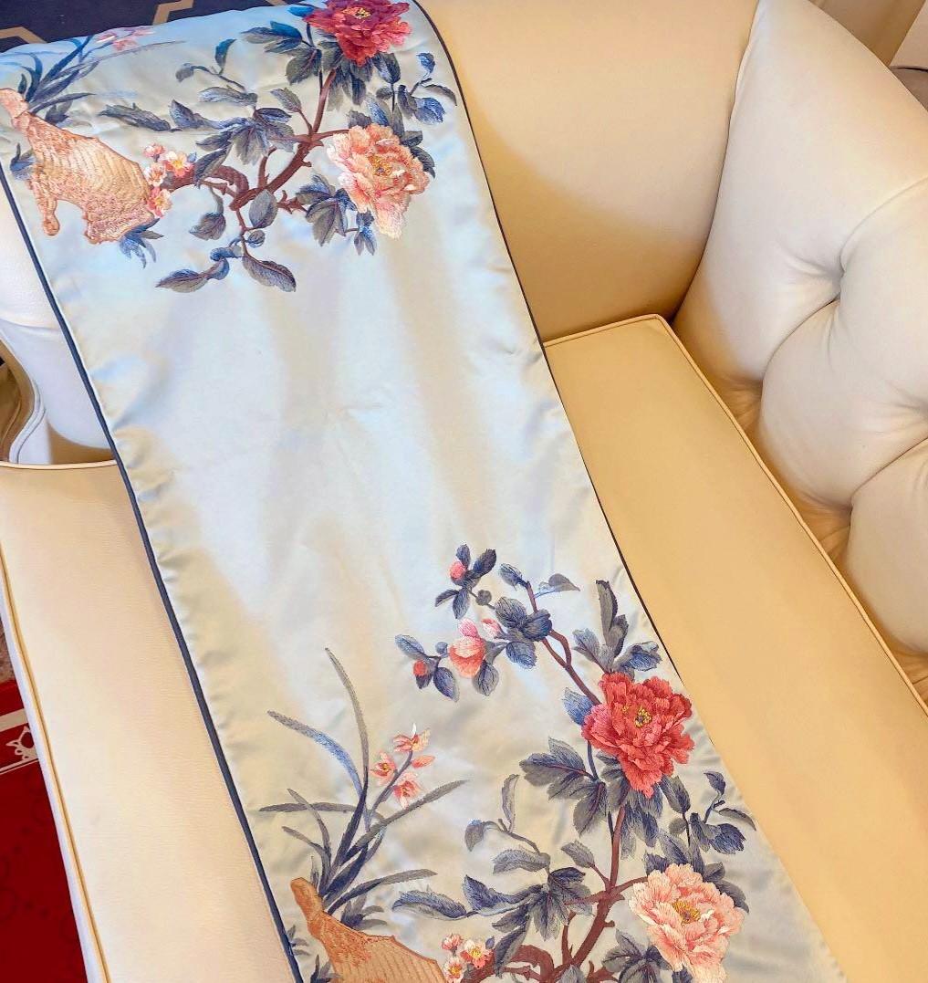 XL Authentic Tailor Made Shanghai West Bund Embroidered Chinoiserie Raw ...