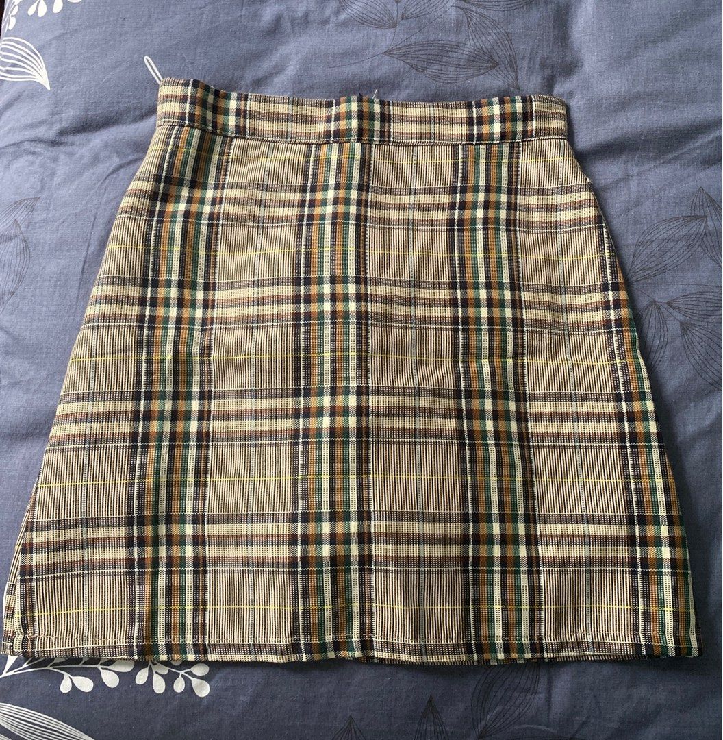 checkered skirt, Women's Fashion, Bottoms, Skirts on Carousell