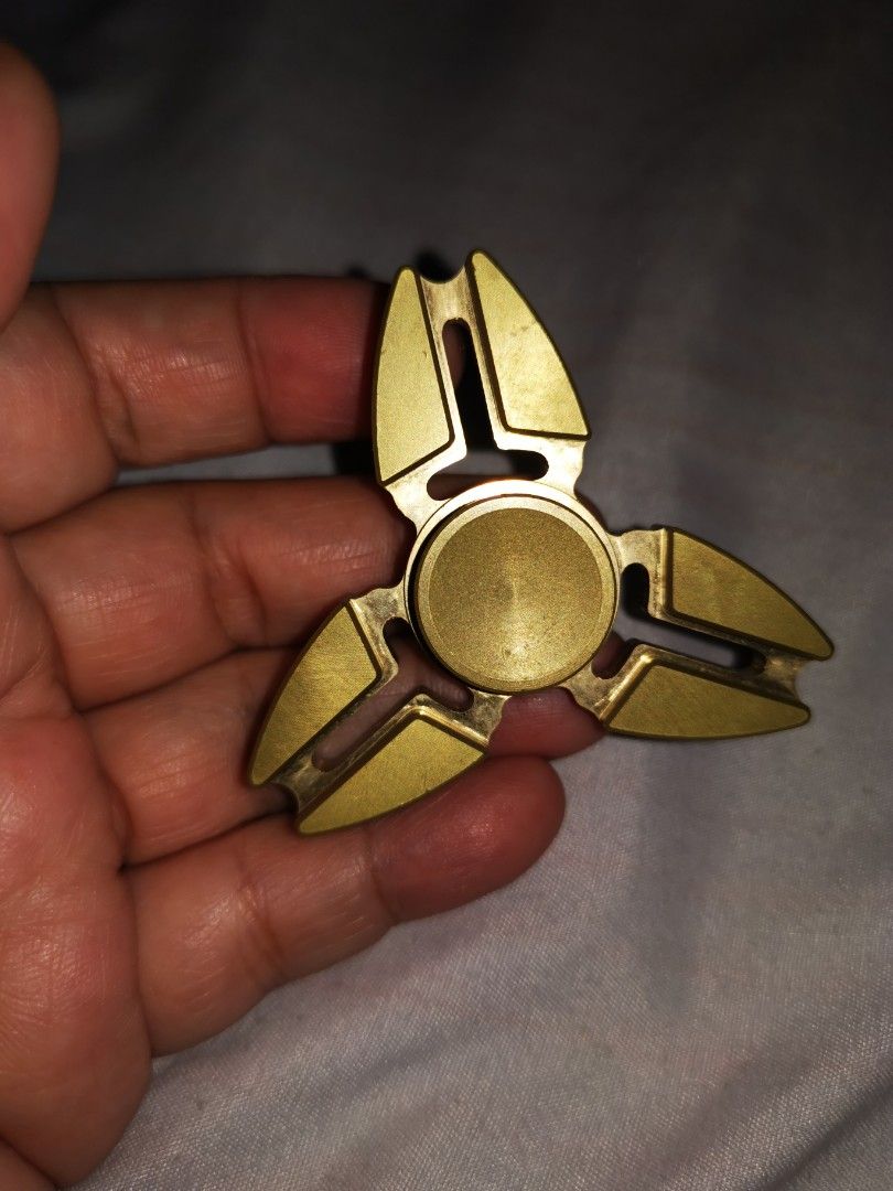 Brass thick 3 point spinner, Hobbies & Toys, Toys & Games on Carousell