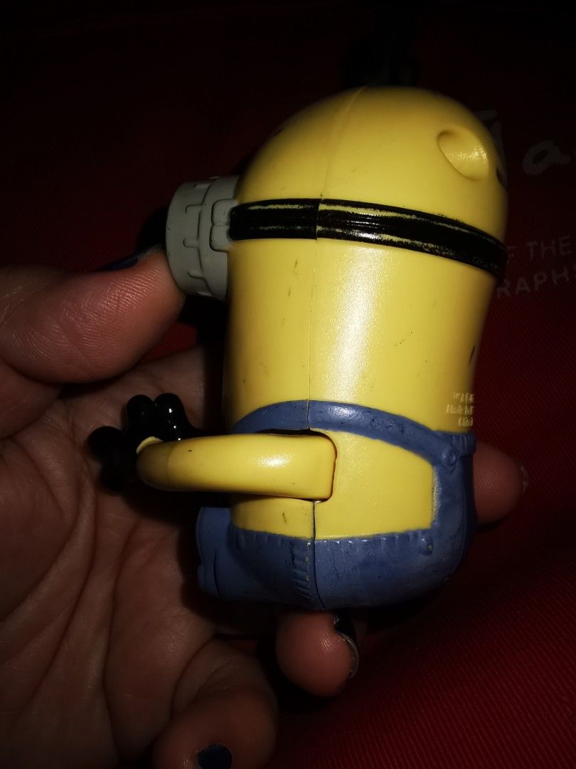 Clapping long head minion, Hobbies & Toys, Toys & Games on Carousell