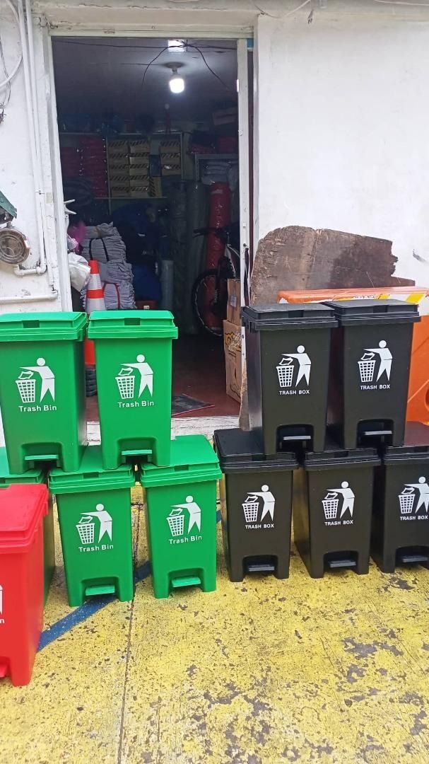 clip bin trash bin, Furniture & Home Living, Cleaning & Homecare ...