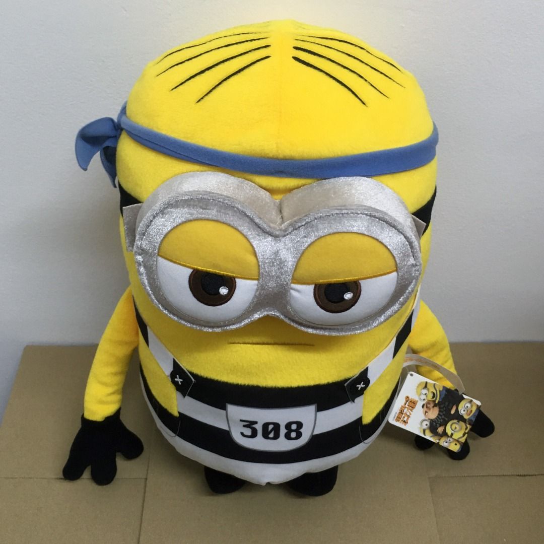 Despicable Me 3 - Great Escape Minion in Prison Suit Musutto Mega Jumbo ...