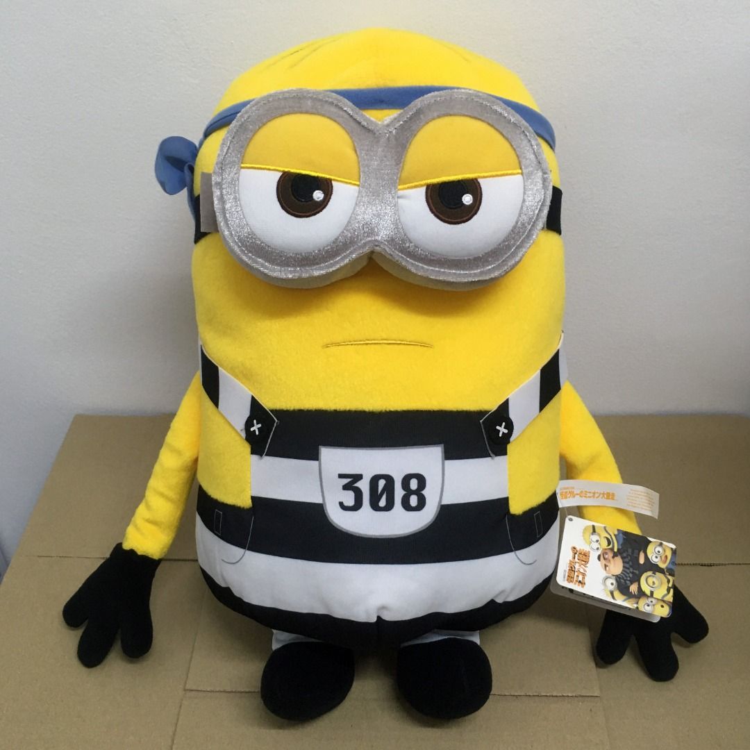 Despicable Me 3 - Great Escape Minion in Prison Suit Musutto Mega Jumbo ...