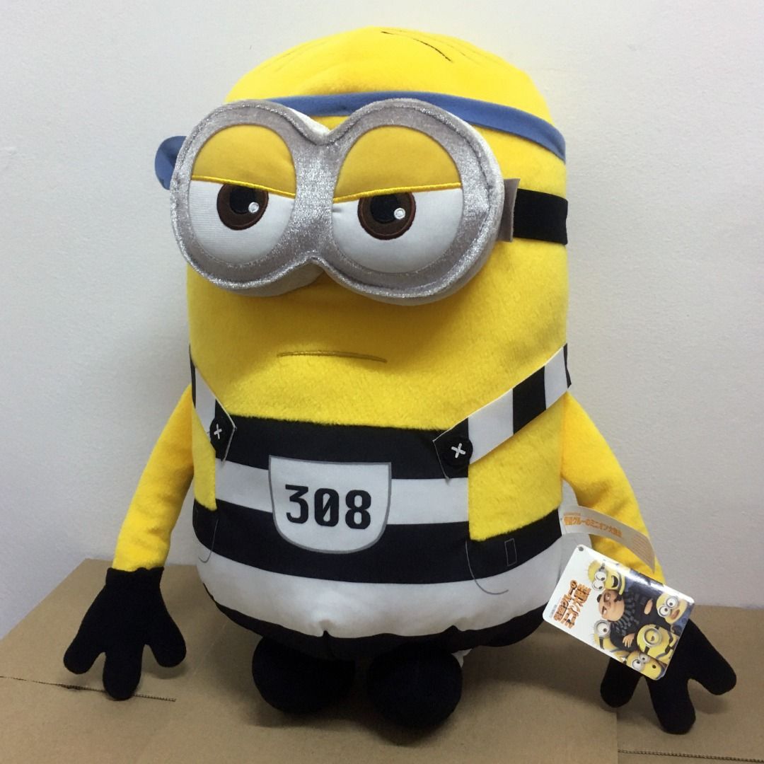 Despicable Me 3 - Great Escape Minion in Prison Suit Musutto Mega Jumbo ...