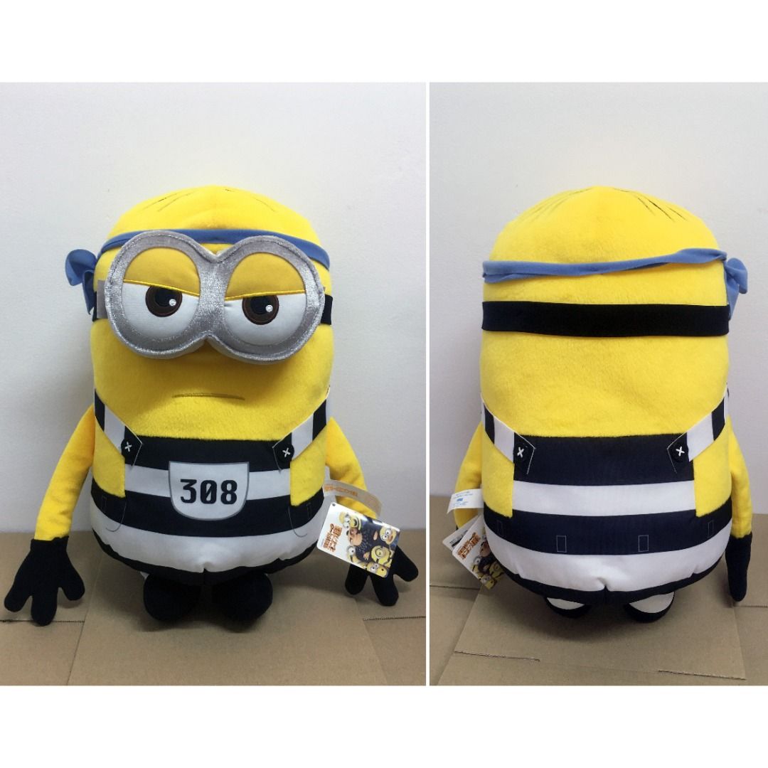 Despicable Me 3 - Great Escape Minion in Prison Suit Musutto Mega Jumbo ...