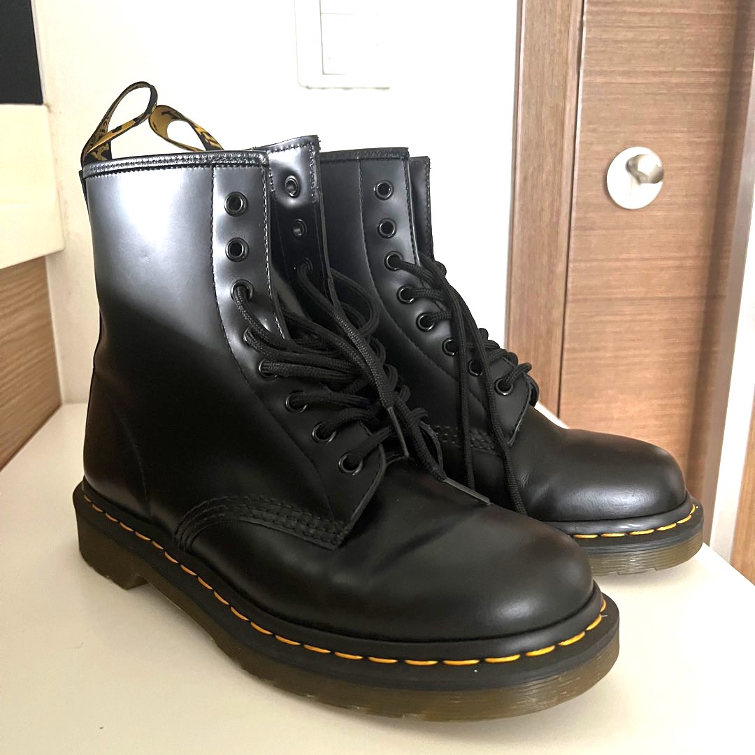Dr. Martens Original 1460, Men's Fashion, Footwear, Boots on Carousell