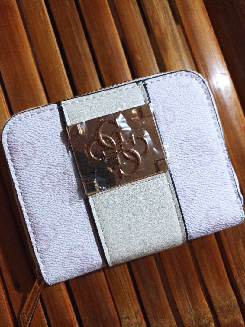 Guess Wallet, Women's Fashion, Bags & Wallets, Wallets & Card holders ...