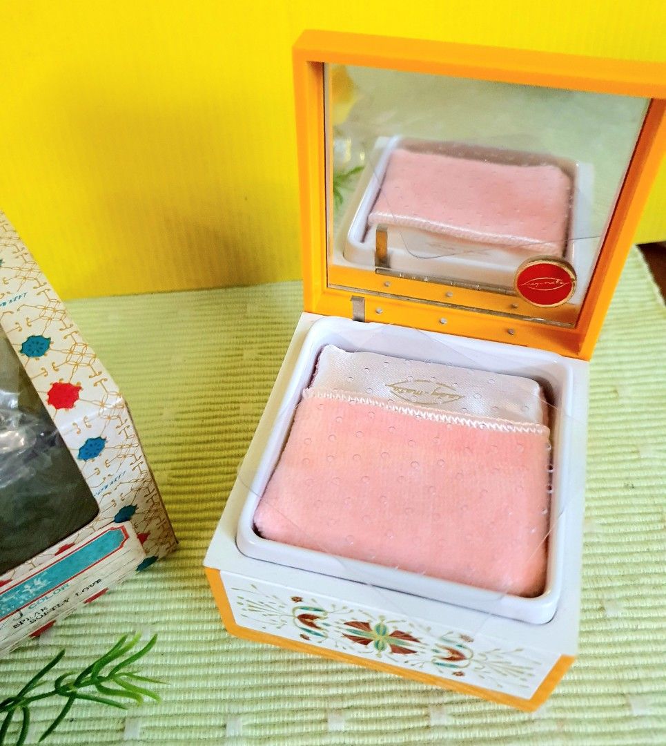 Vintage Japan Powder Puff Musical Box, Hobbies & Toys, Collectibles ...