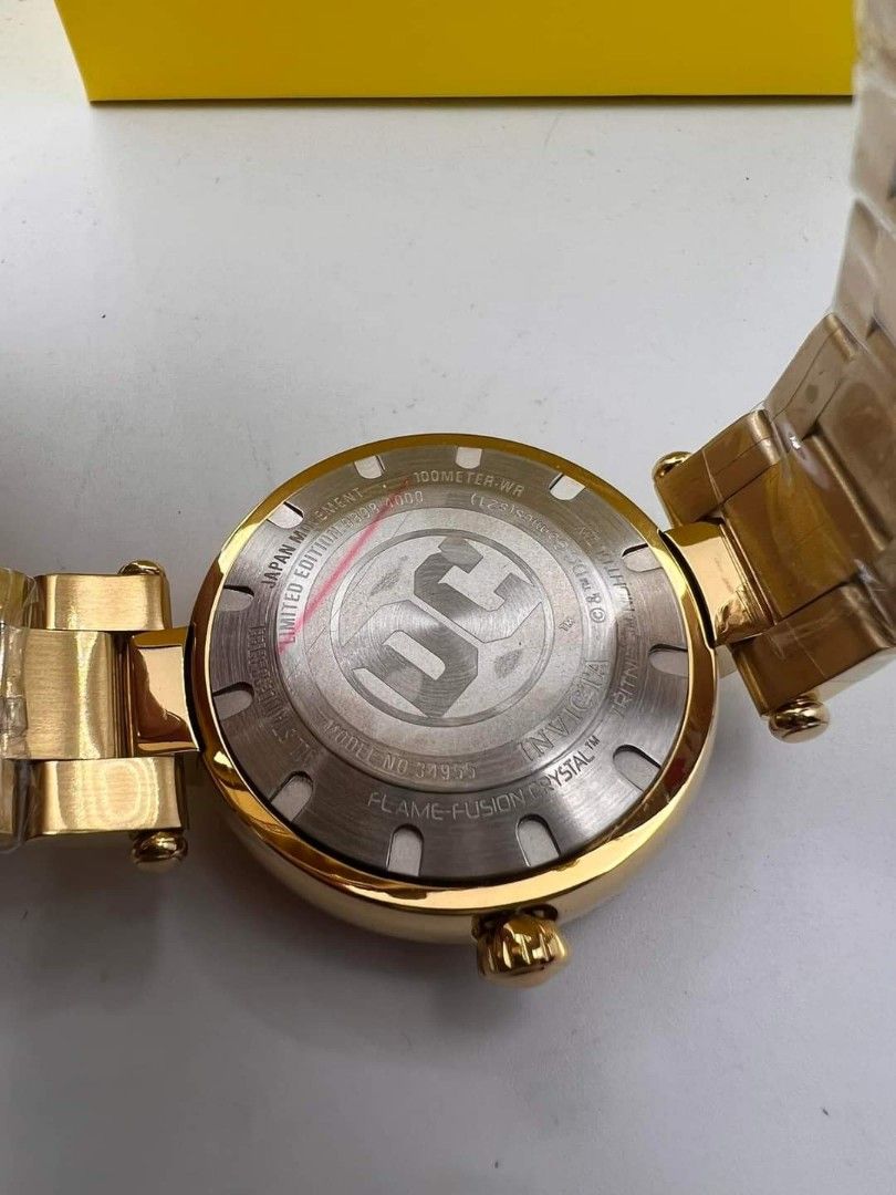 LIMITED EDITION INVICTA WONDER WOMAN 40mm, Women's Fashion, Watches ...