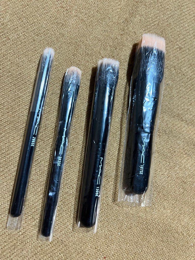 MAC Brush Set, Beauty & Personal Care, Face, Makeup on Carousell