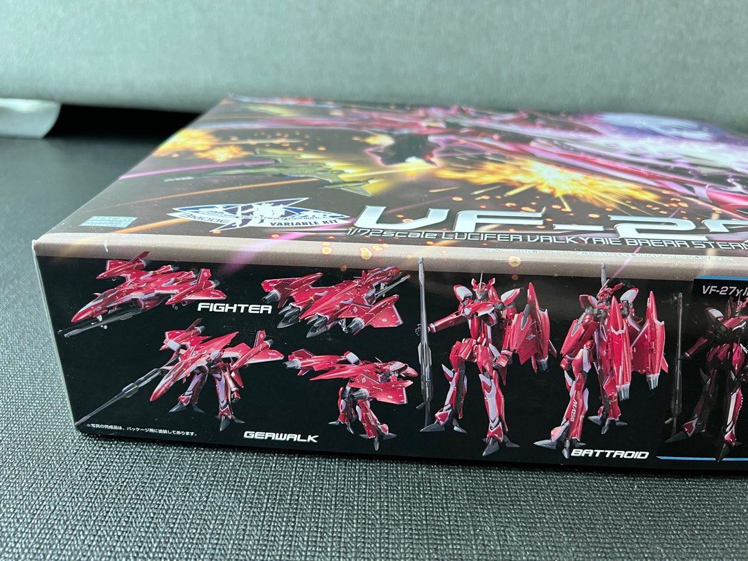 Macross Frontier 1/72 VF-27 Lucifer Model Kit (Free Action Base ...