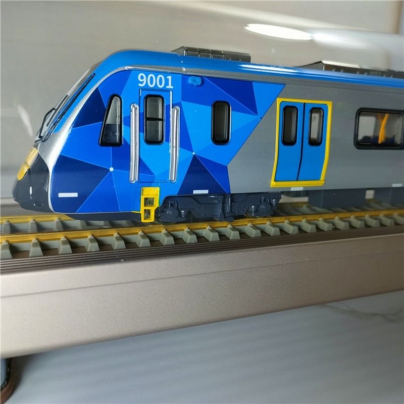 Melbourne High Capacity Metro Train Model (1:68), Hobbies & Toys, Toys ...