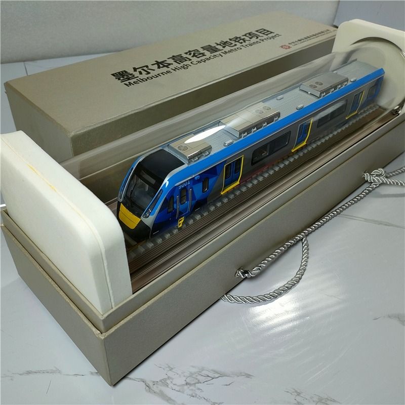Melbourne High Capacity Metro Train Model (1:68), Hobbies & Toys, Toys ...