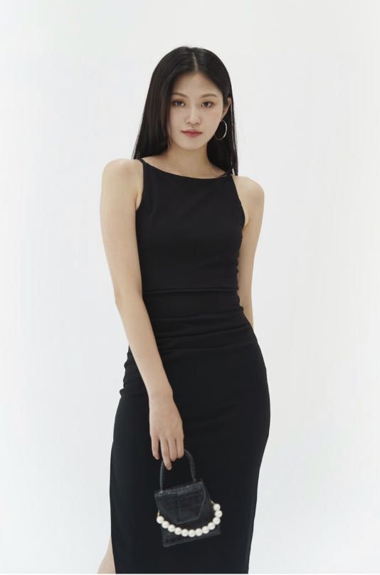 MIKAYLA MALLORY V2 MIDI DRESS IN BLACK, Women's Fashion, Dresses & Sets ...