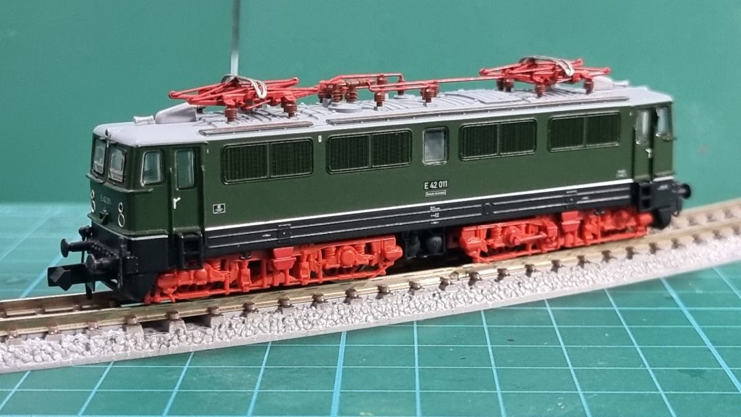 Model Train ARNOLD Electric Locomotive DB BR E42 N-scale 9mm, Hobbies & Toys, Toys & Games on ...