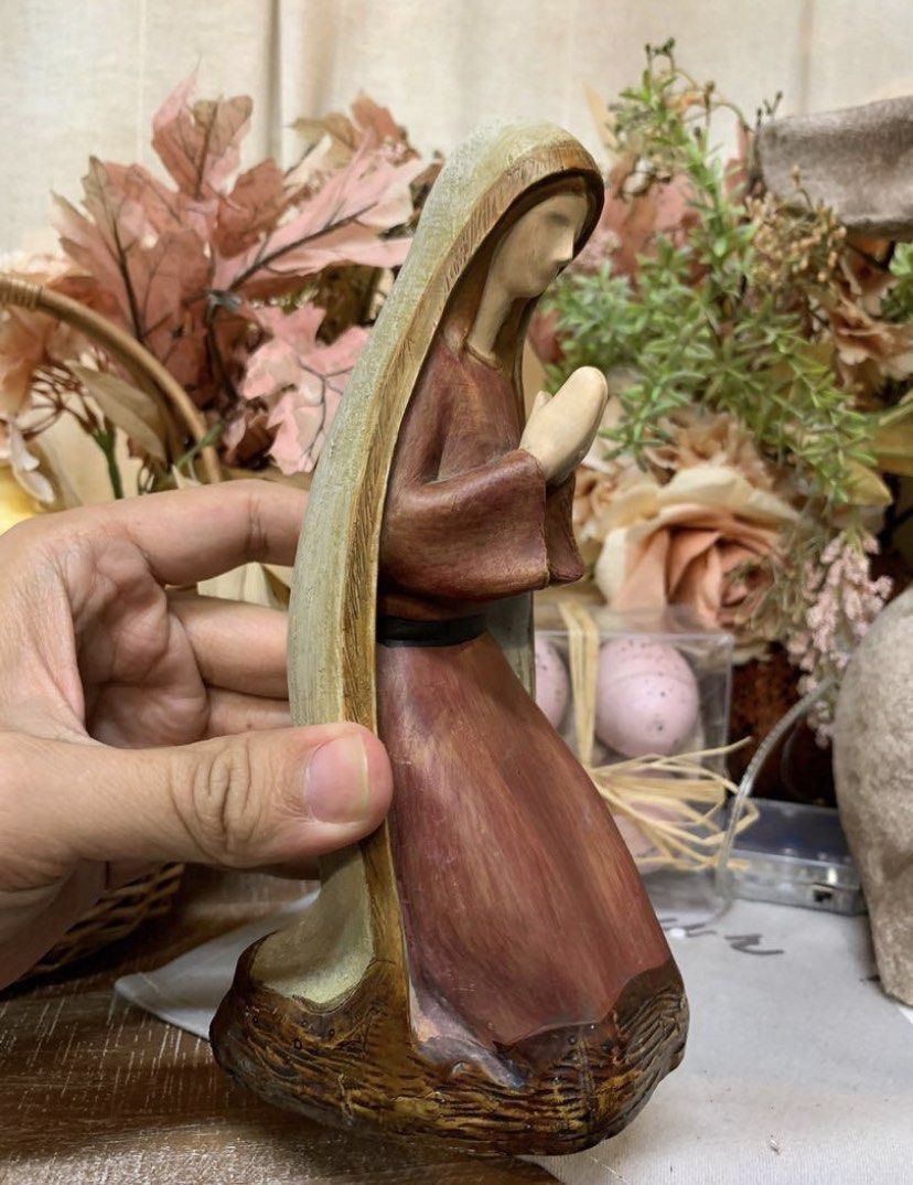 Praying mother Mary figurine, Furniture & Home Living, Home Decor ...