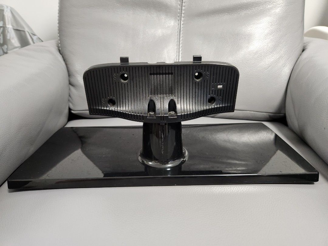 Samsung 32" TV stand, TV & Home Appliances, TV & Entertainment, TV ...