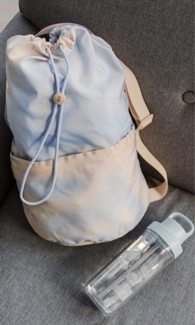 The paper bunny capsule bag, Women's Fashion, Bags & Wallets, Cross ...