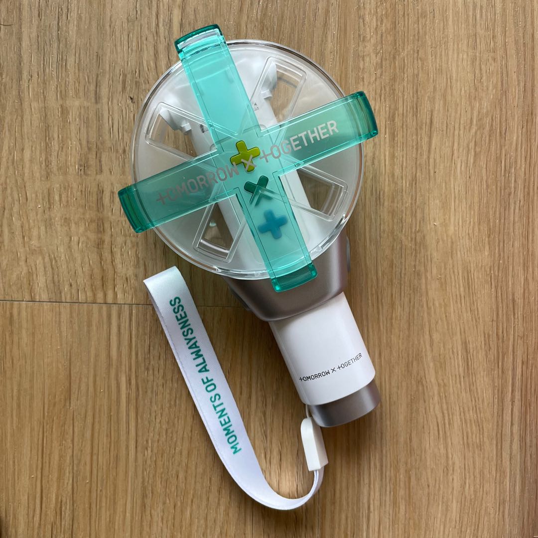 TXT LIGHTSTICK - MOA BONG, Hobbies & Toys, Memorabilia & Collectibles ...