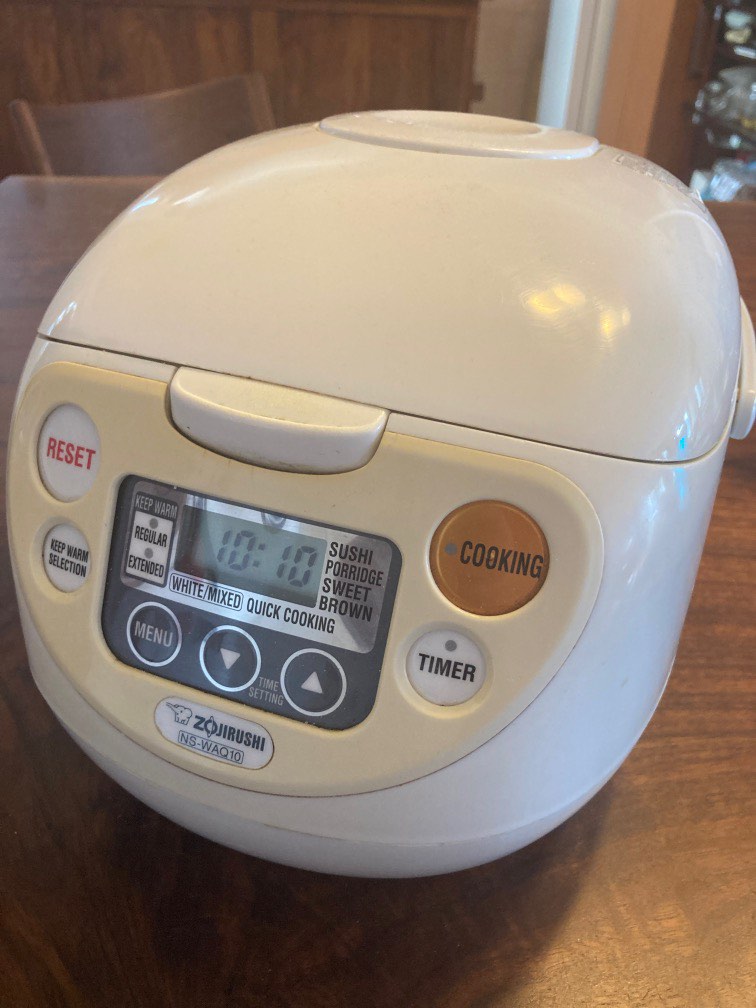 Used Zojirushi rice cooker, TV & Home Appliances, Kitchen Appliances ...